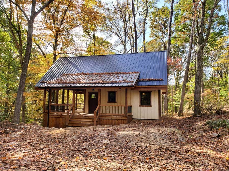 Cozy Farmhouse Cottage - Tranquil Hills Lodging - Cabins in Hocking ...